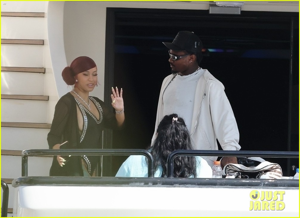 Cardi B & New Boyfriend Stefon Diggs Celebrate Memorial Day Holiday on ...