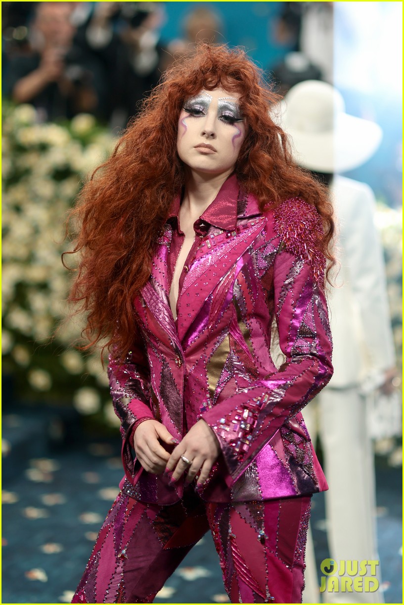 Chappell Roan Makes Her Met Gala Debut at Met Gala 2025!: Photo 5153586 ...