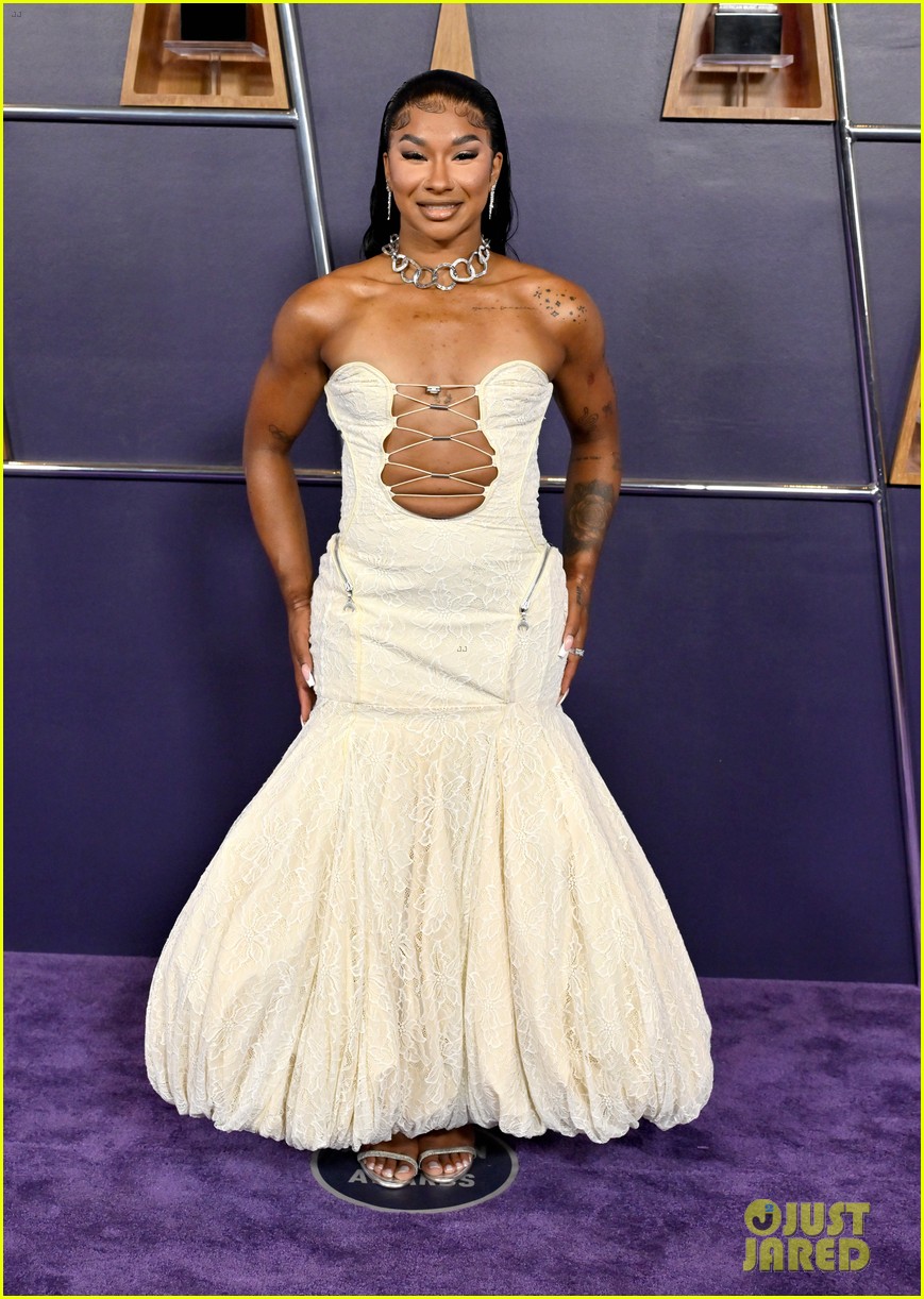 Ciara & Tiffany Haddish Go Glam in Bejeweled Looks at American Music ...