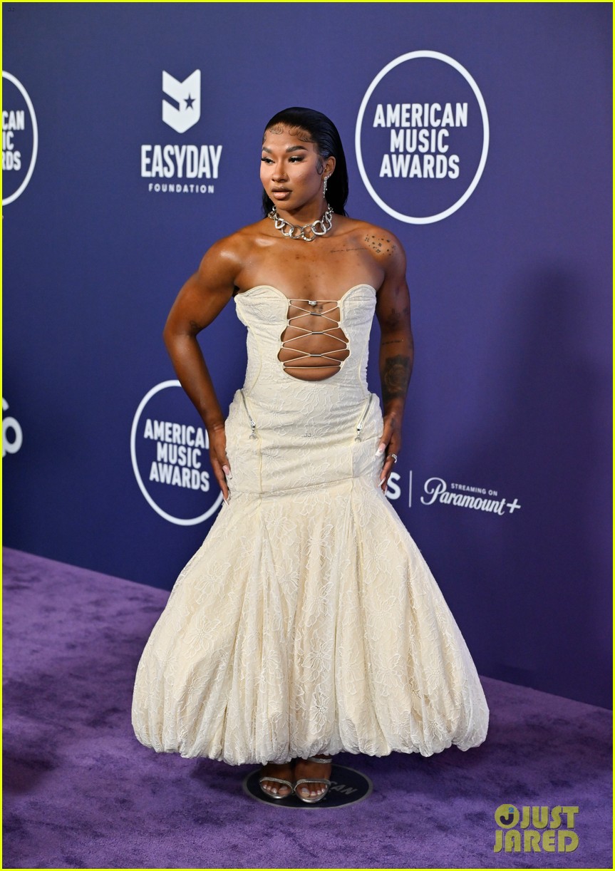 Ciara & Tiffany Haddish Go Glam in Bejeweled Looks at American Music ...