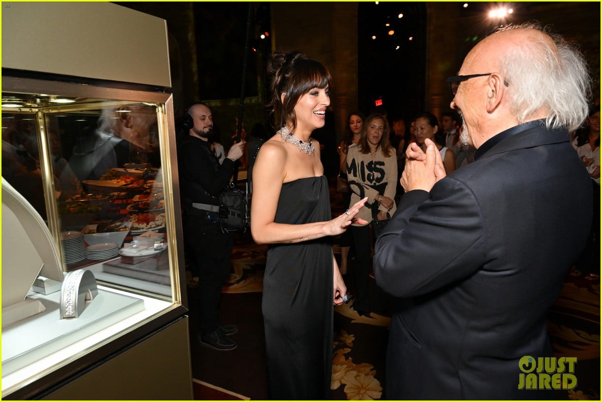 Dakota Johnson Spotted at Dinner with Taylor Swift After Celebrating ...