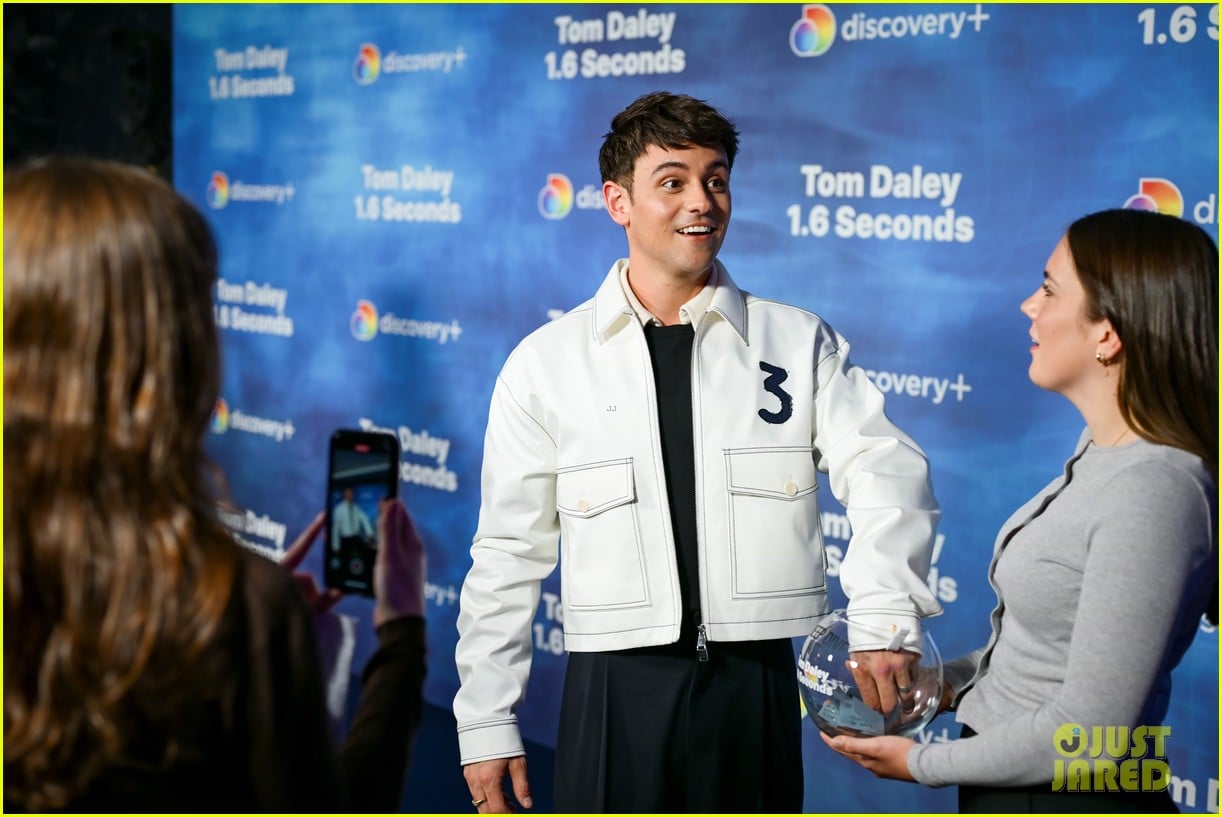 Tom Daley Gets Support From Diving Partners Noah Williams & Matty Lee ...