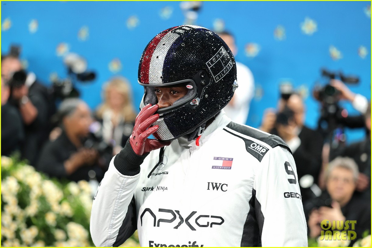 Damson Idris Rips Off 'F1' Movie Racing Suit to Reveal Red Look at Met ...