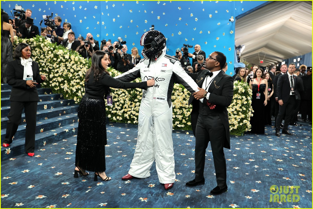 Damson Idris Rips Off 'F1' Movie Racing Suit to Reveal Red Look at Met ...