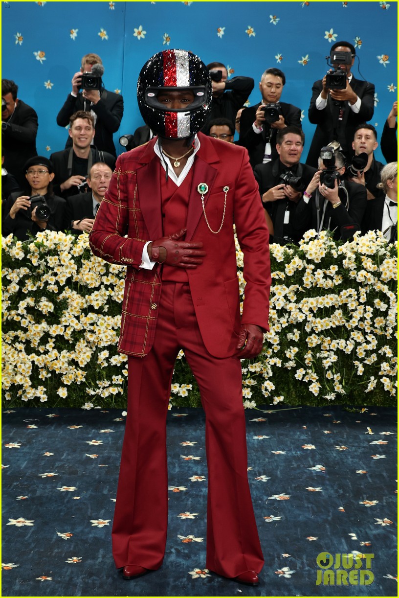 Photo: damson idris rips off f1 movie racesuit at met gala 2025 22 | Photo 5153543 | Just Jared ...