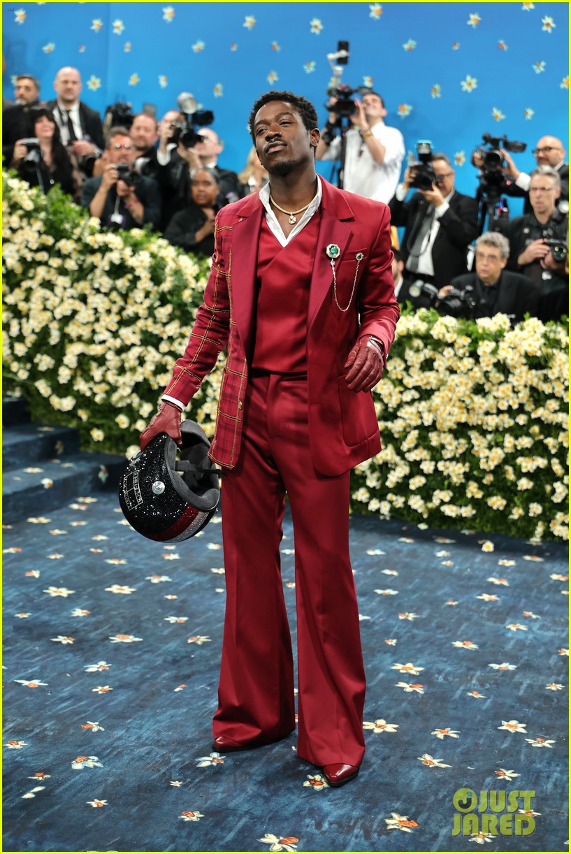 Damson Idris Rips Off 'F1' Movie Racing Suit to Reveal Red Look at Met ...