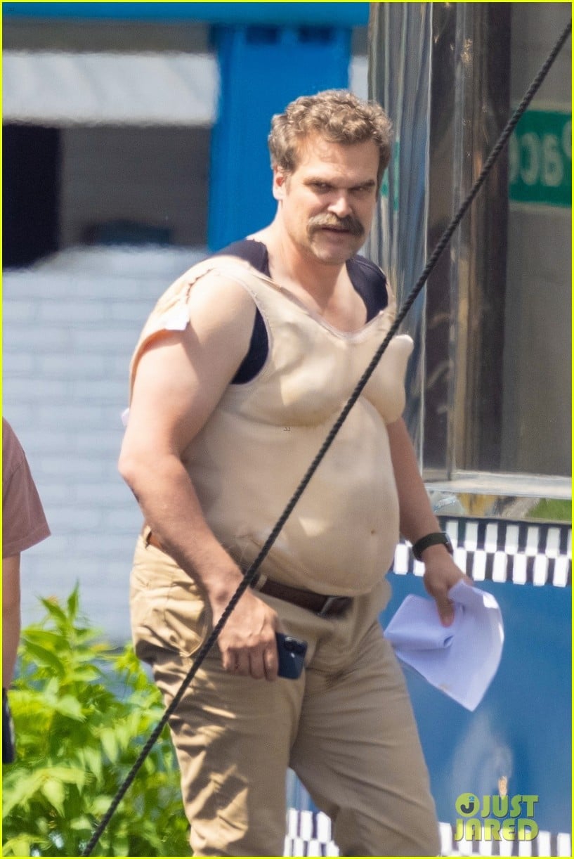 David Harbour Wears Fake Belly On Set of Upcoming HBO Limited Series 'DTF St Louis': Photo ...