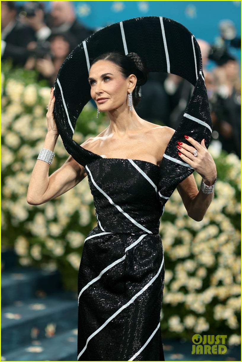 Demi Moore Met Gala 2025 Outfits