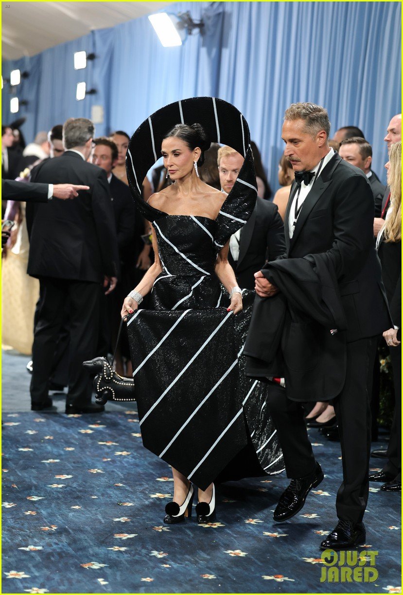 Demi Moore Wears a Literal Neck Tie at Met Gala 2025!: Photo 5153421 ...