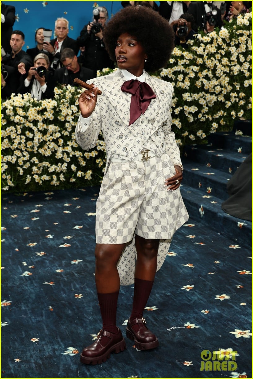 Doechii Wears Louis Vuitton Stamp On Her Cheek at First Met Gala 2024 ...