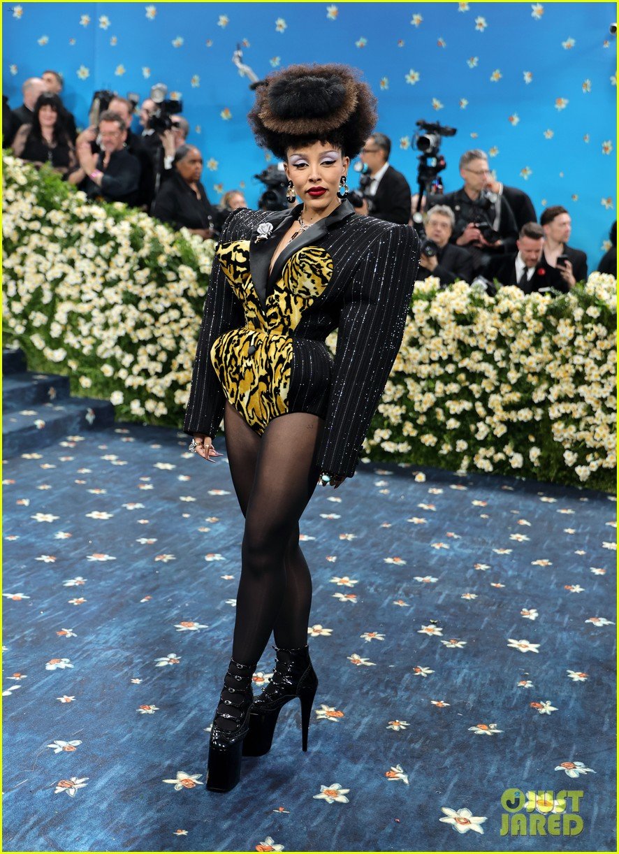 Doja Cat Rocks '80s-Inspired Bodysuit to Met Gala 2025: Photo 5153832 ...