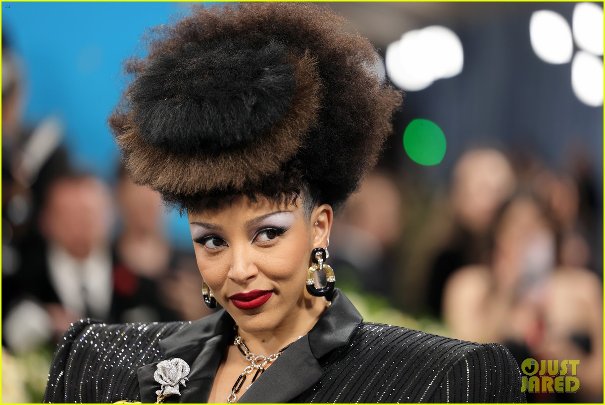 Doja Cat Rocks '80s-Inspired Bodysuit to Met Gala 2025: Photo 5153852 ...