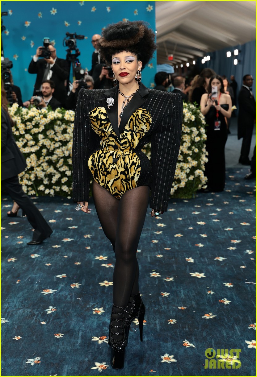 Doja Cat Rocks '80s-Inspired Bodysuit to Met Gala 2025: Photo 5153853 ...