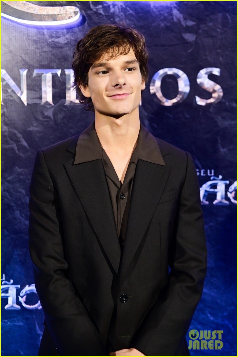 Gerard Butler, Mason Thames & Nico Parker Bring 'How to Train Your ...