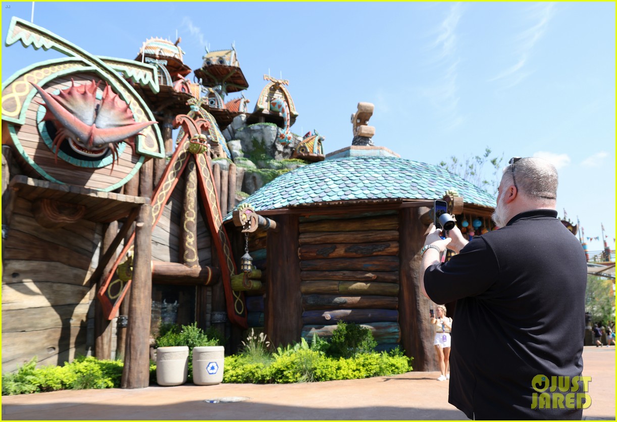 Universal's Epic Universe Gets an Epic Visit from Gerard Butler ...