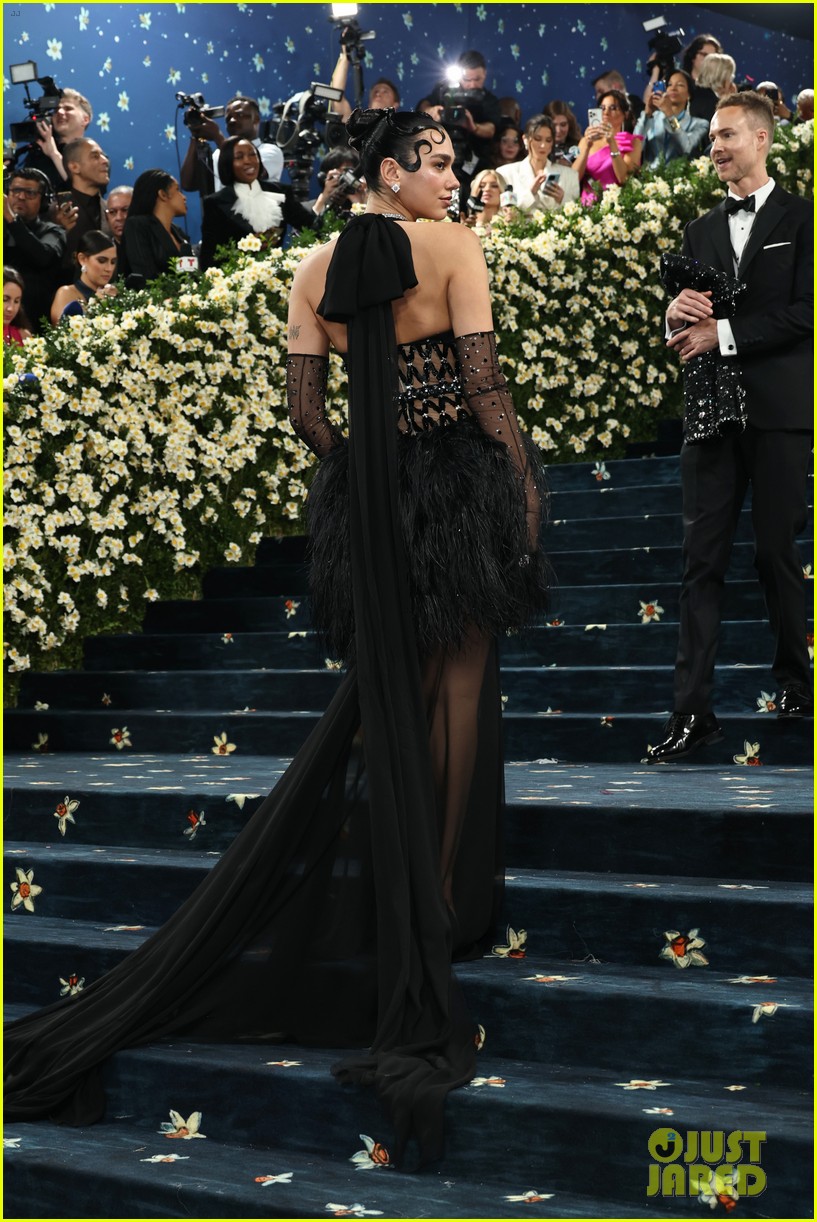 Dua Lipa & Rumored Fiancé Callum Turner Hit the Met Gala 2025 Red Carpet Together: Photo 5153248 ...