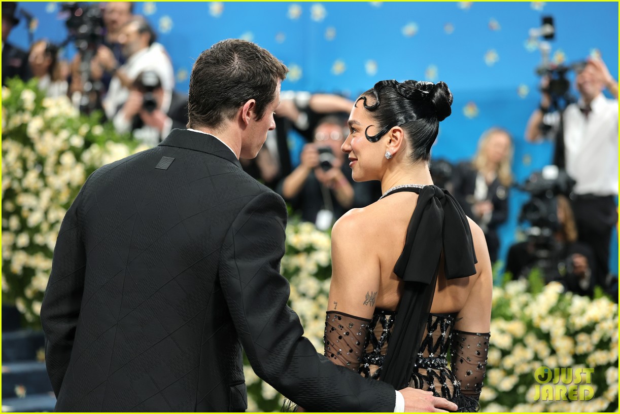 Dua Lipa & Rumored Fiancé Callum Turner Hit the Met Gala 2025 Red Carpet Together: Photo 5153249 ...