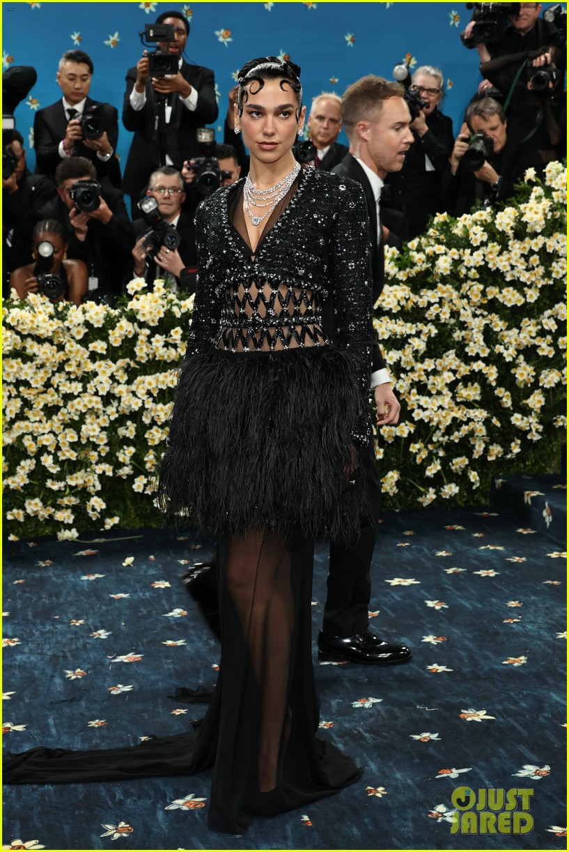 Dua Lipa & Rumored Fiancé Callum Turner Hit the Met Gala 2025 Red Carpet Together: Photo 5153263 ...