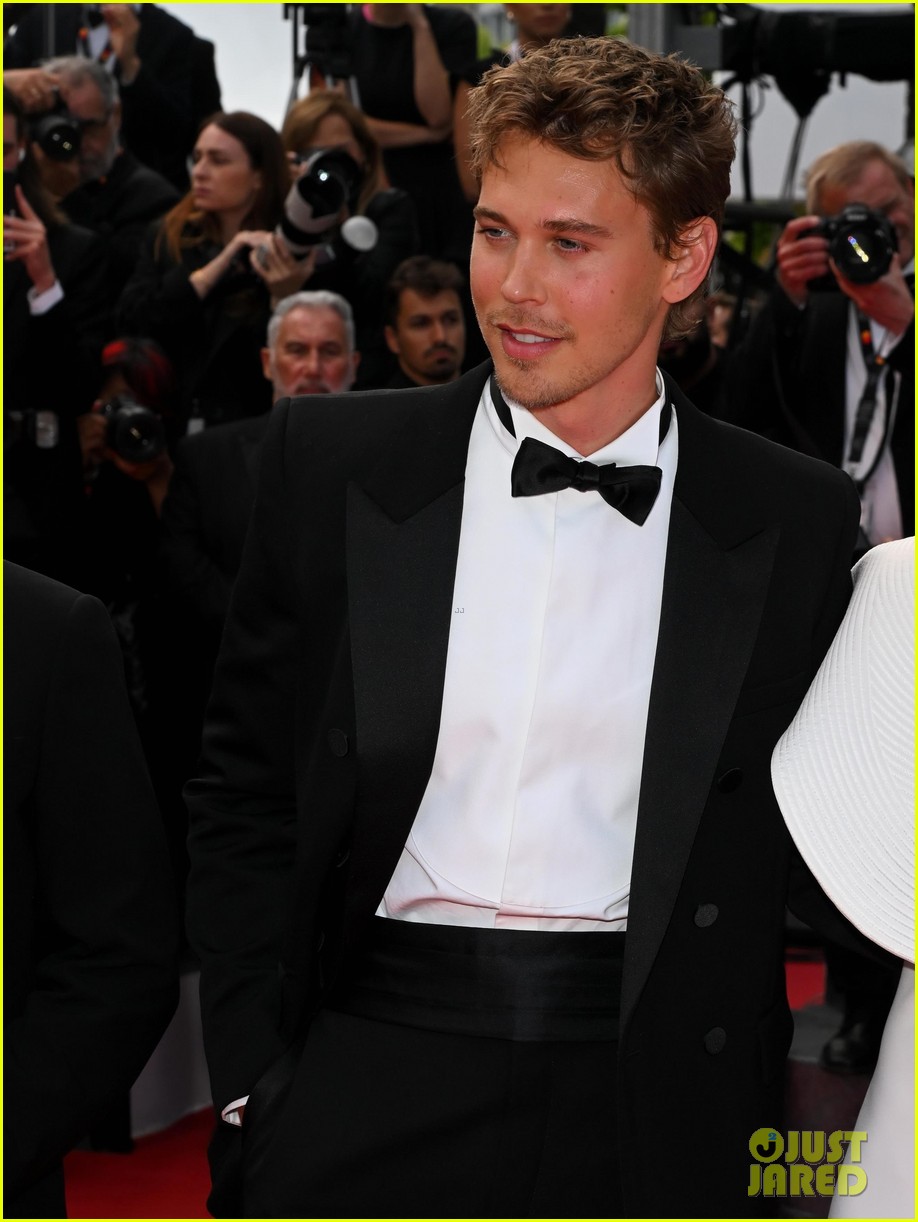 Emma Stone Joins 'Eddington' Cast Mates Pedro Pascal, Austin Butler ...