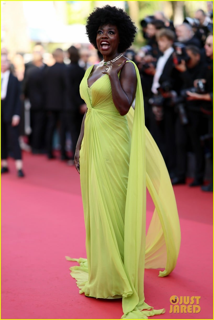 Elle Fanning, Viola Davis, Simone Ashley, & More Join L'Oreal Family ...