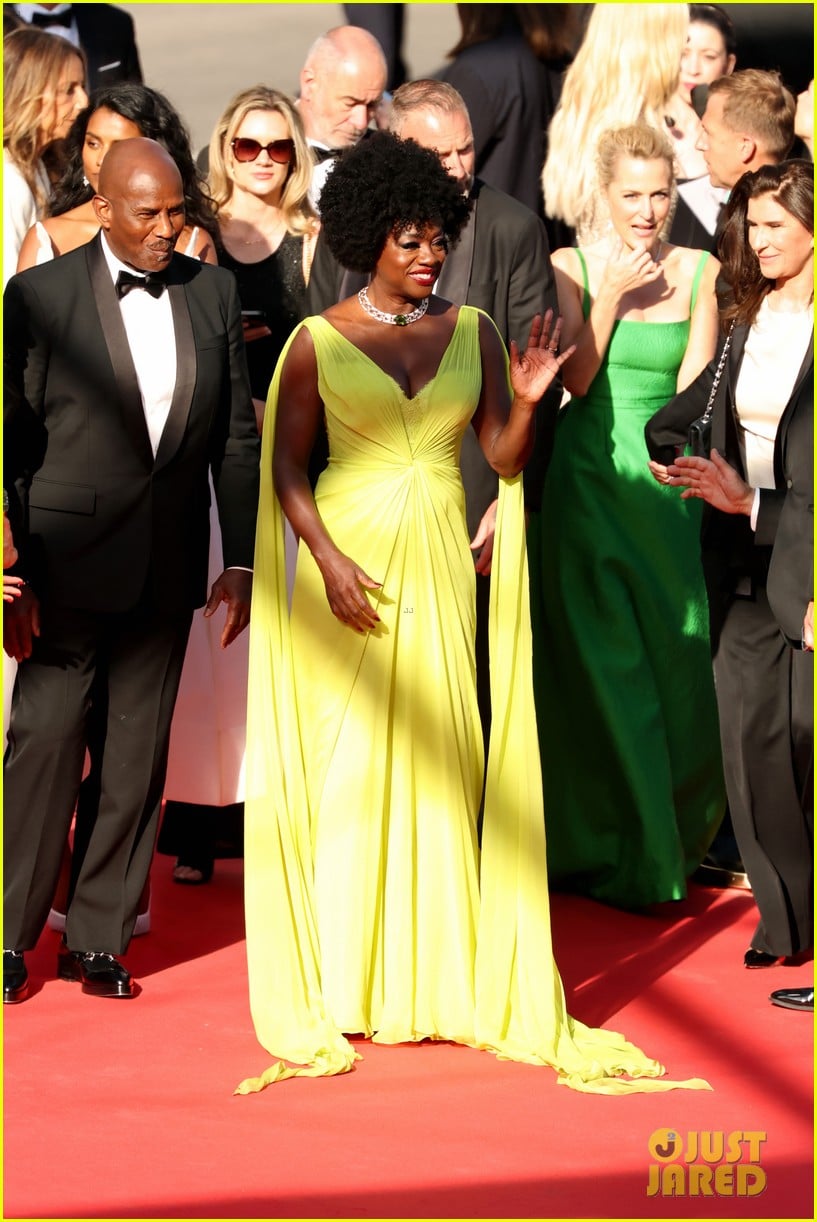 Elle Fanning, Viola Davis, Simone Ashley, & More Join L'Oreal Family ...