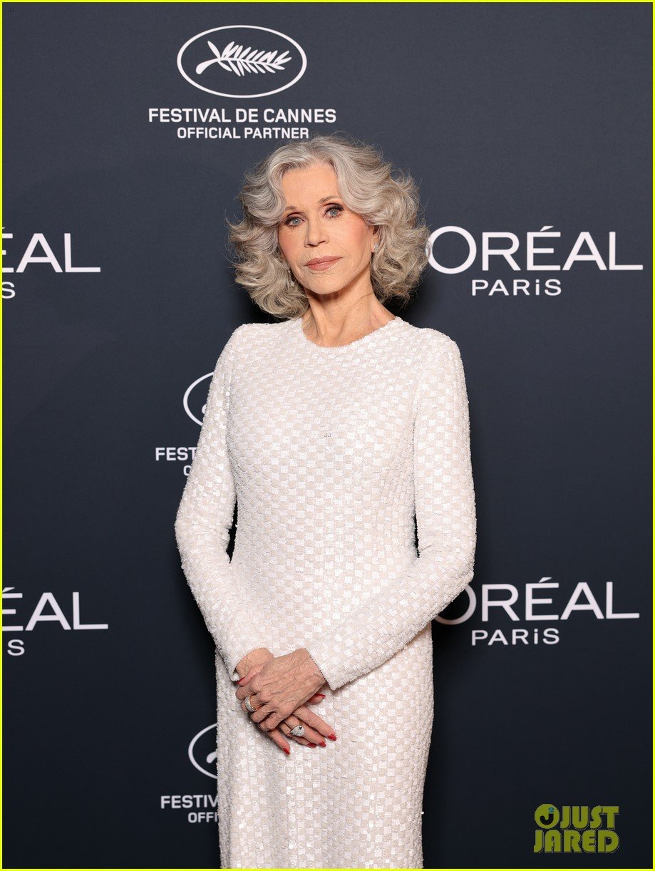 Elle Fanning, Viola Davis, Simone Ashley, & More Join L'Oreal Family ...