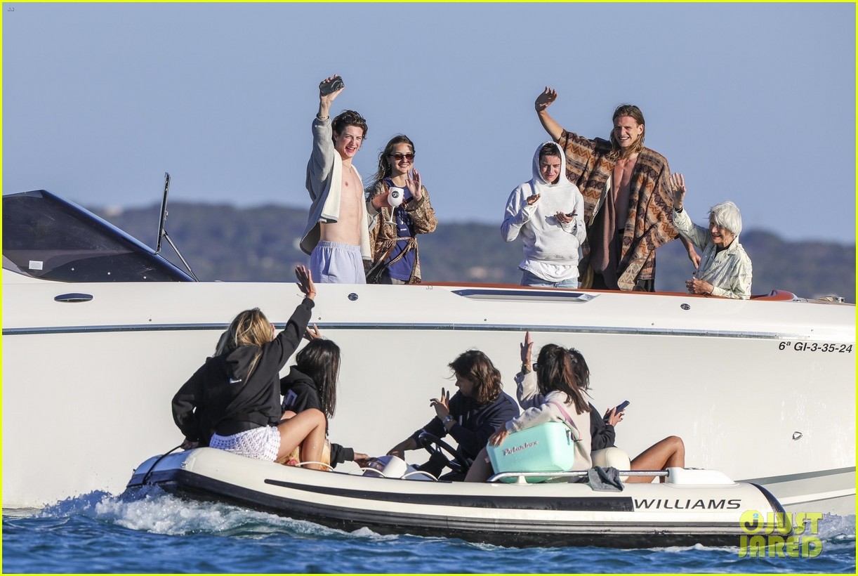 Photo: emma corrin boat day 026 | Photo 5165040 | Just Jared ...