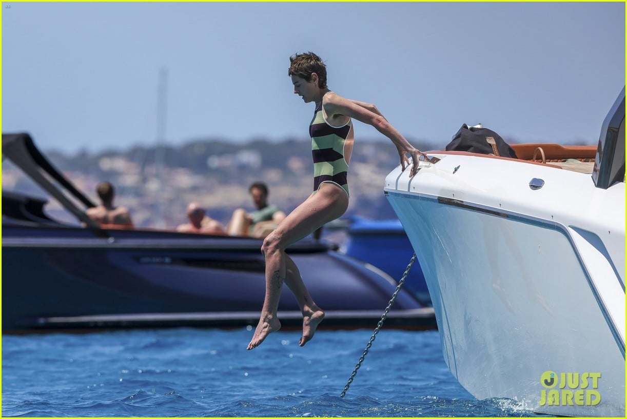 Photo: emma corrin boat day 070 | Photo 5165084 | Just Jared ...