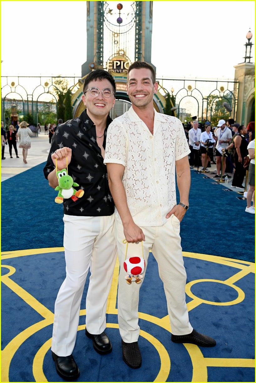 Gerard Butler, Nico Parker & Mason Thames Return for Epic Universe ...