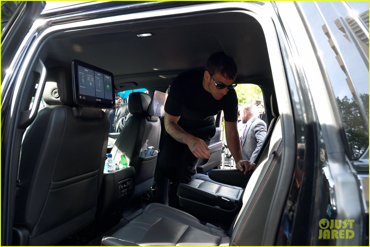 Cassie's Husband Alex Fine Supports Her at Diddy's Trial: Photo 5157302 ...