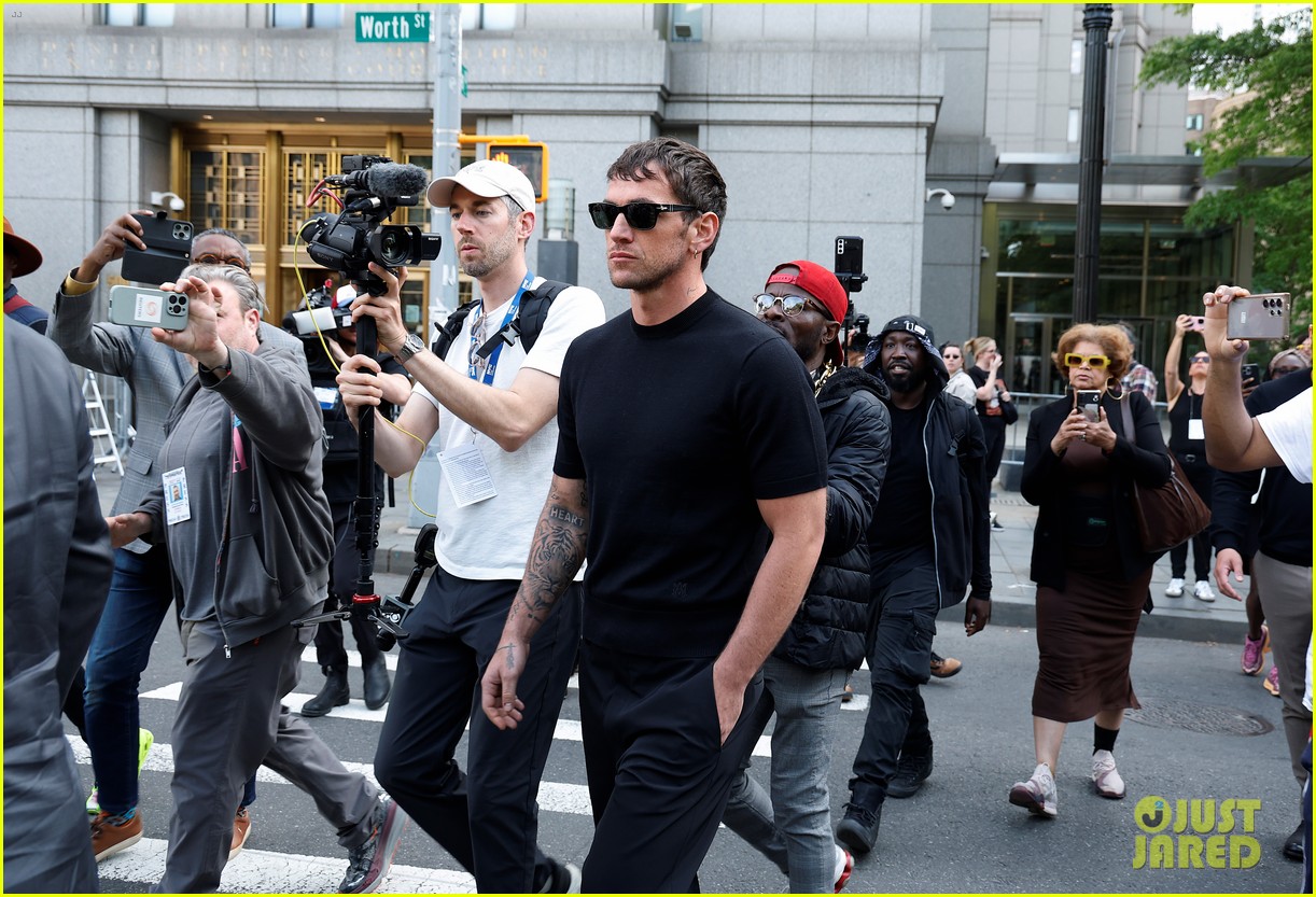 Cassie's Husband Alex Fine Supports Her at Diddy's Trial: Photo 5157303 ...