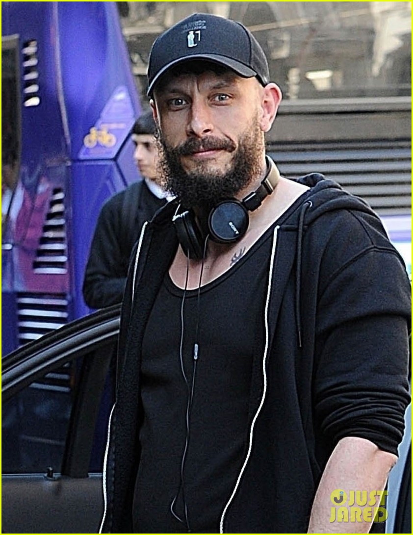 Richard Gadd & Jamie Bell Get to Work on New Show 'Half Man' in Glasgow ...