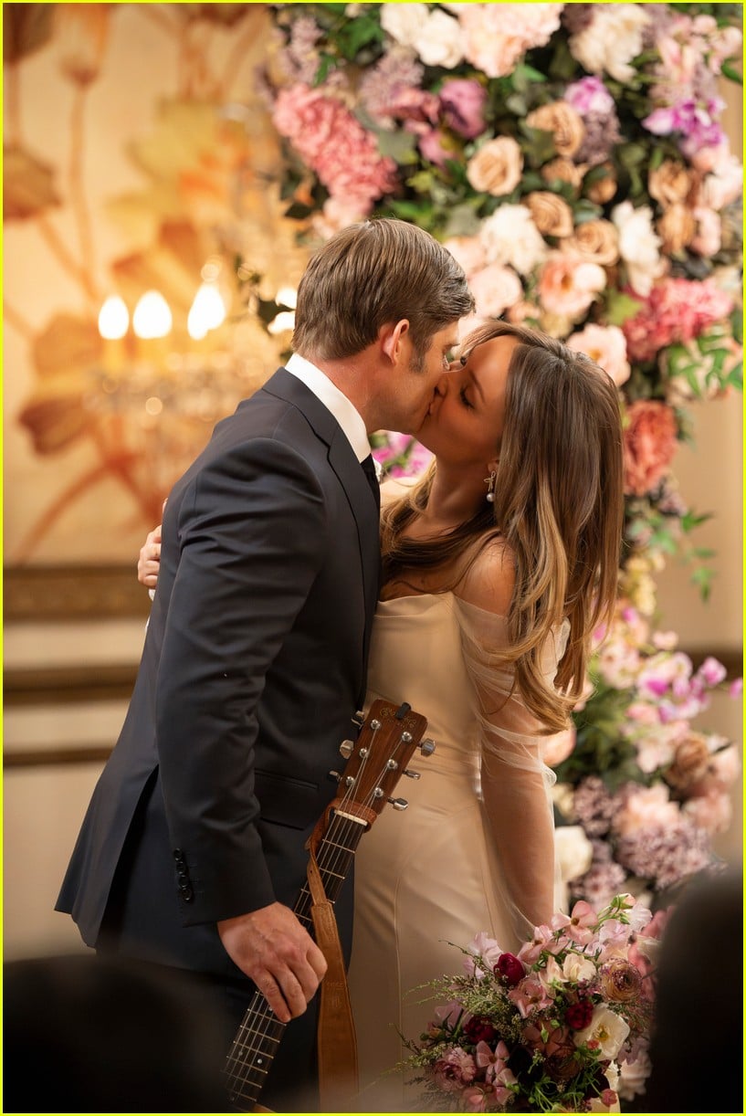 'Grey's Anatomy': Jo & Link's Wedding Photos Revealed, Showrunner Discusses Chris Carmack ...