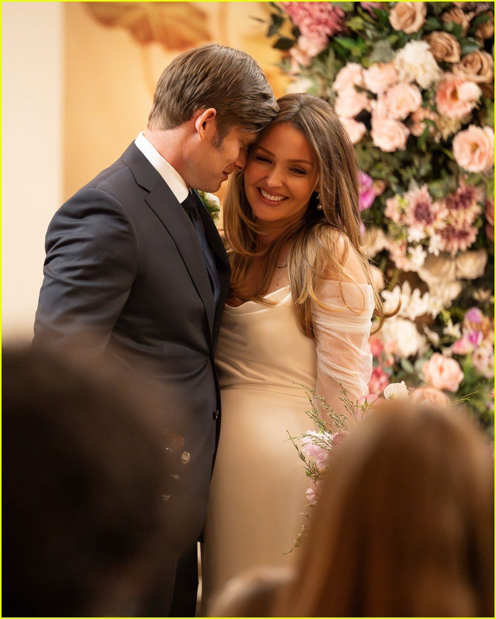 'Grey's Anatomy': Jo & Link's Wedding Photos Revealed, Showrunner ...