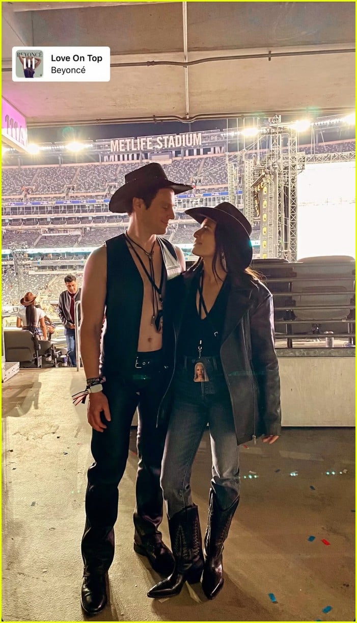 Jonathan Groff Bares Skin in Open Leather Vest at Beyonce Concert with ...