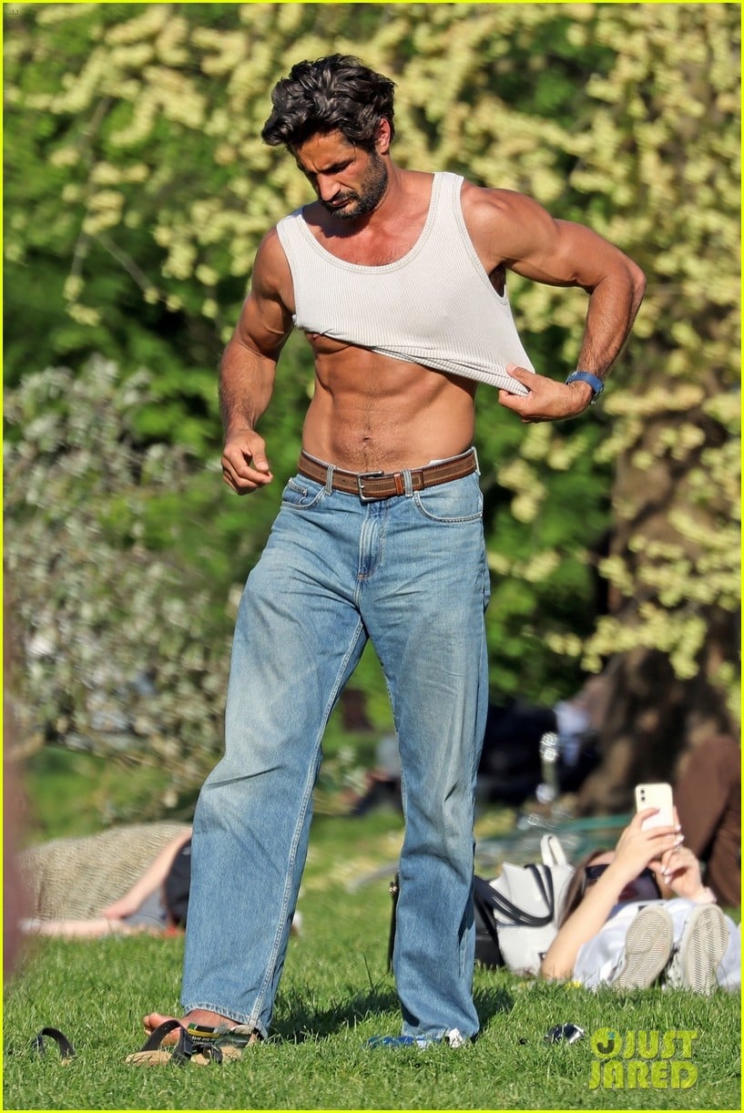 Eiza Gonzalez's Ex Guy Binns Goes Shirtless & Bares Ripped Body After ...