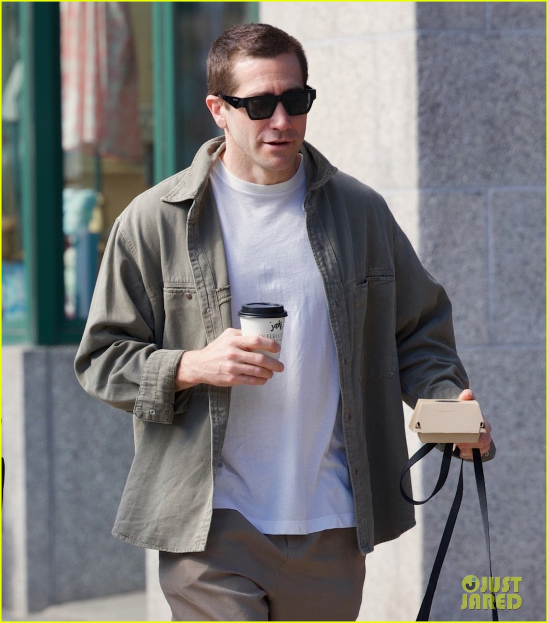 Jake Gyllenhaal Grabs Coffee While Out Walking His Dog in NYC: Photo ...