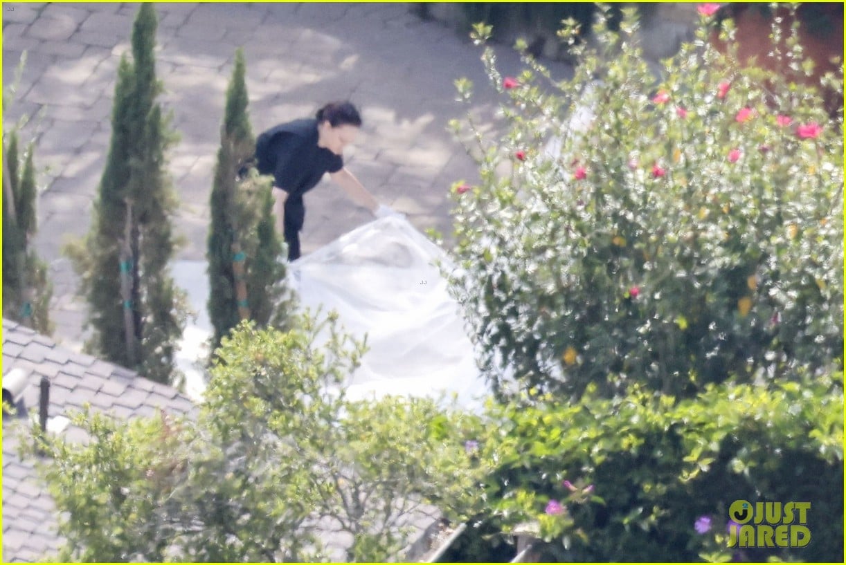 Hailee Steinfeld Marries Josh Allen In California Ceremony, Wedding ...