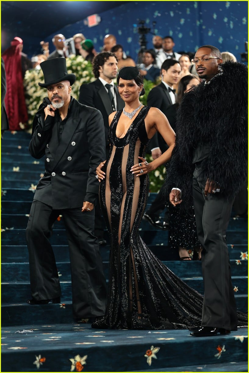 Halle Berry Took Over Raising Cane's After the Met Gala for a Late ...