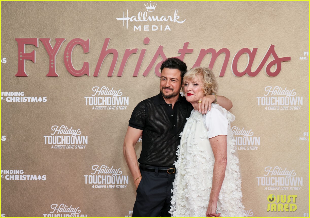 Hunter King & Tyler Hynes Get Back Into the Christmas Spirit at ...