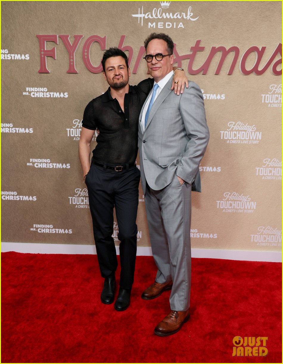 Hunter King & Tyler Hynes Get Back Into the Christmas Spirit at ...