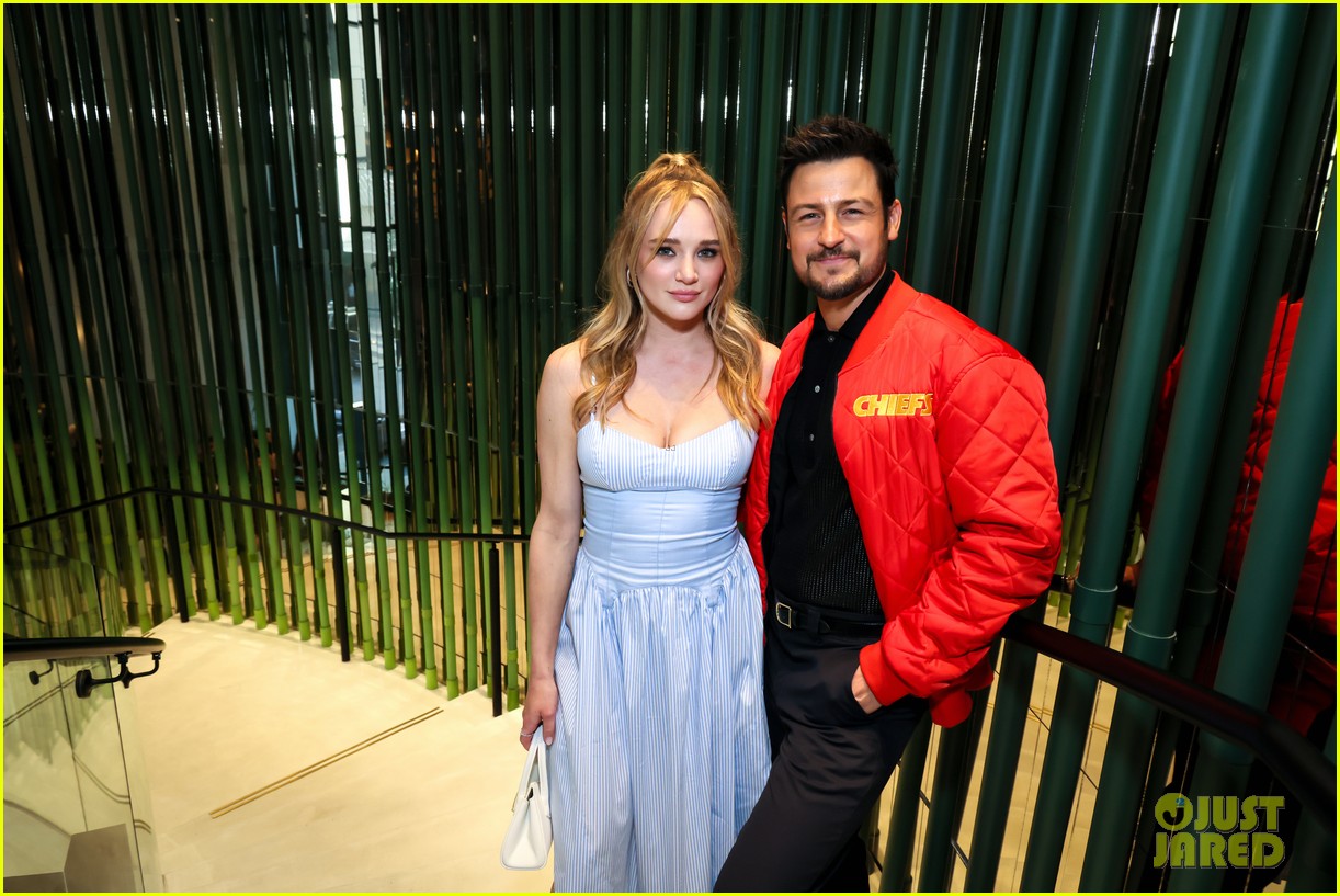 Hunter King & Tyler Hynes Get Back Into the Christmas Spirit at ...