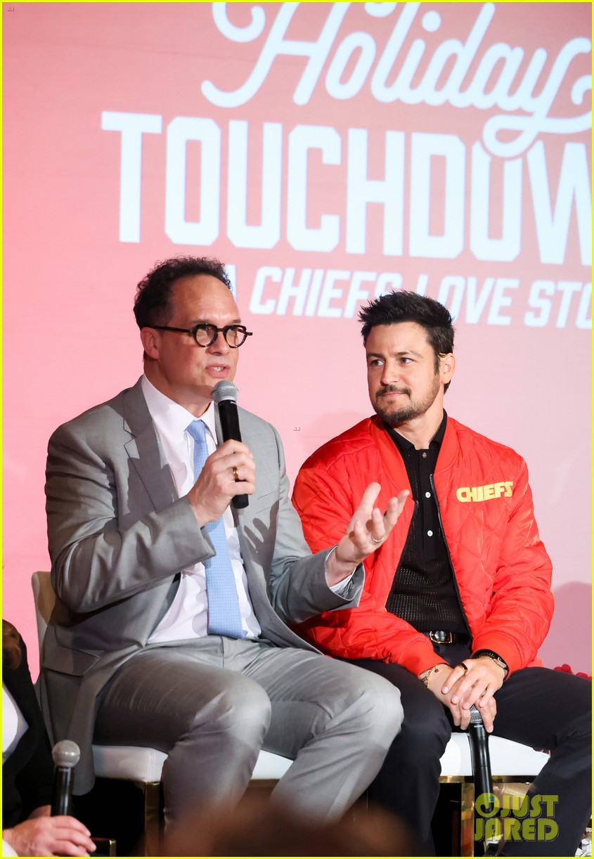 Hunter King & Tyler Hynes Get Back Into the Christmas Spirit at ...