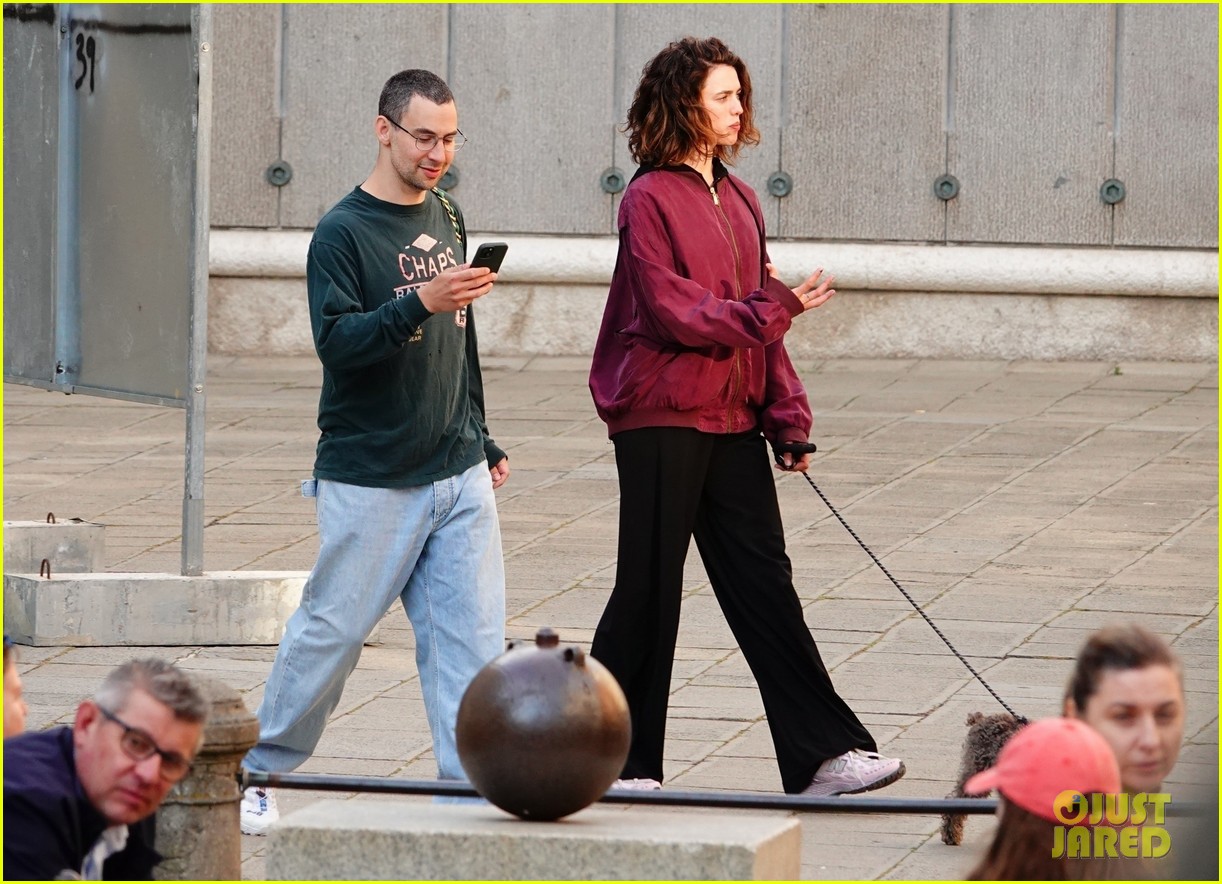 Margaret Qualley & Husband Jack Antonoff Walk Their Dog Together in ...