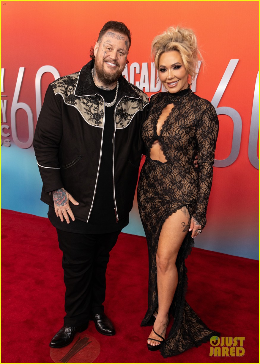 Jelly Roll & Bunnie XO Show PDA With a Kiss On the Red Carpet at ACM Awards 2025: Photo 5155940 ...