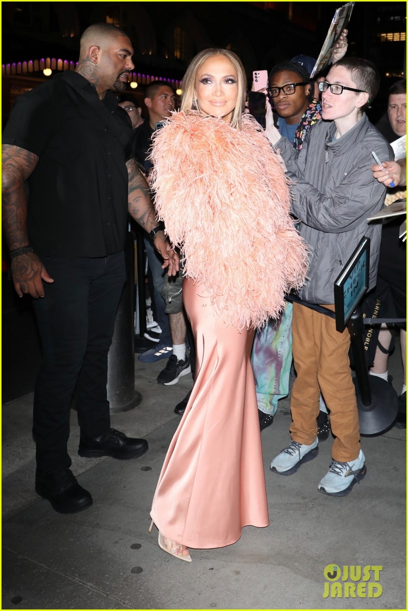 Jennifer Lopez Looks Gorgeous While Glammed Up to Honor Composer John ...