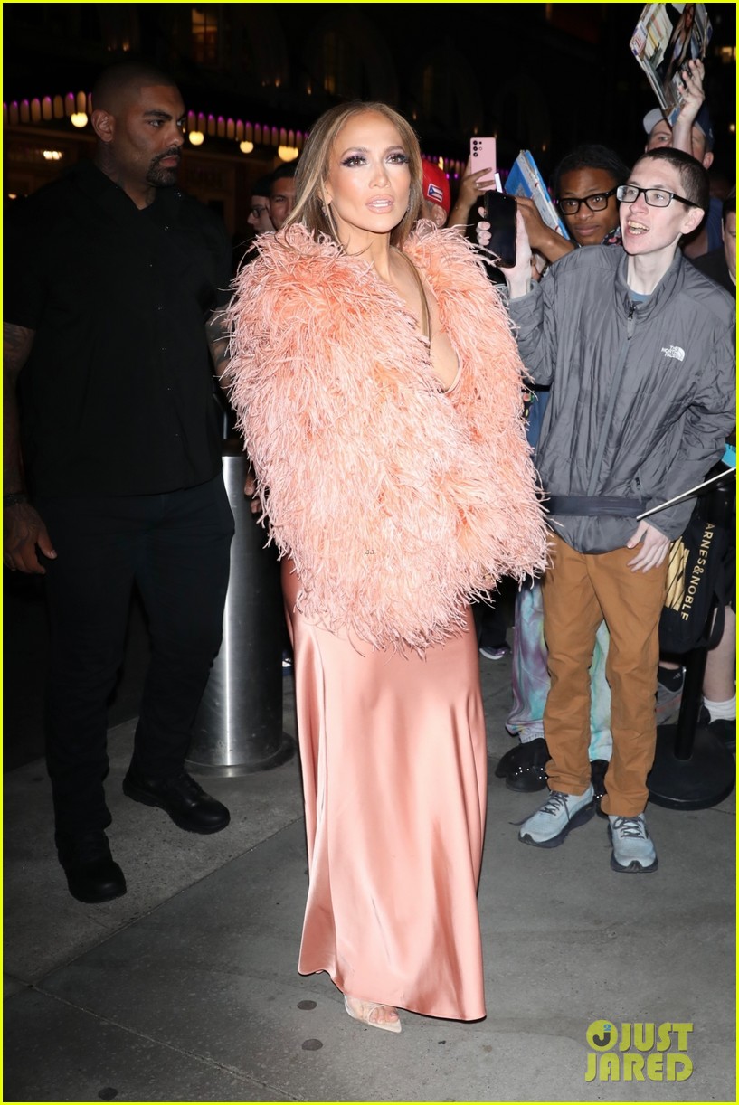 Jennifer Lopez Looks Gorgeous While Glammed Up to Honor Composer John ...