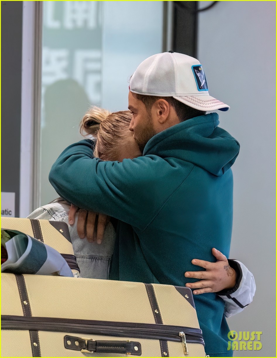 Photo: jojo siwa chris hughes romantic reunion london 03 | Photo ...