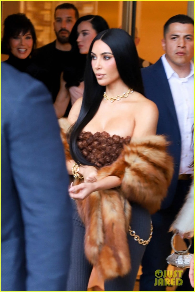 Katy Perry Spotted Hanging Out with Kim Kardashian & Friends in Paris During Brief Break from ...