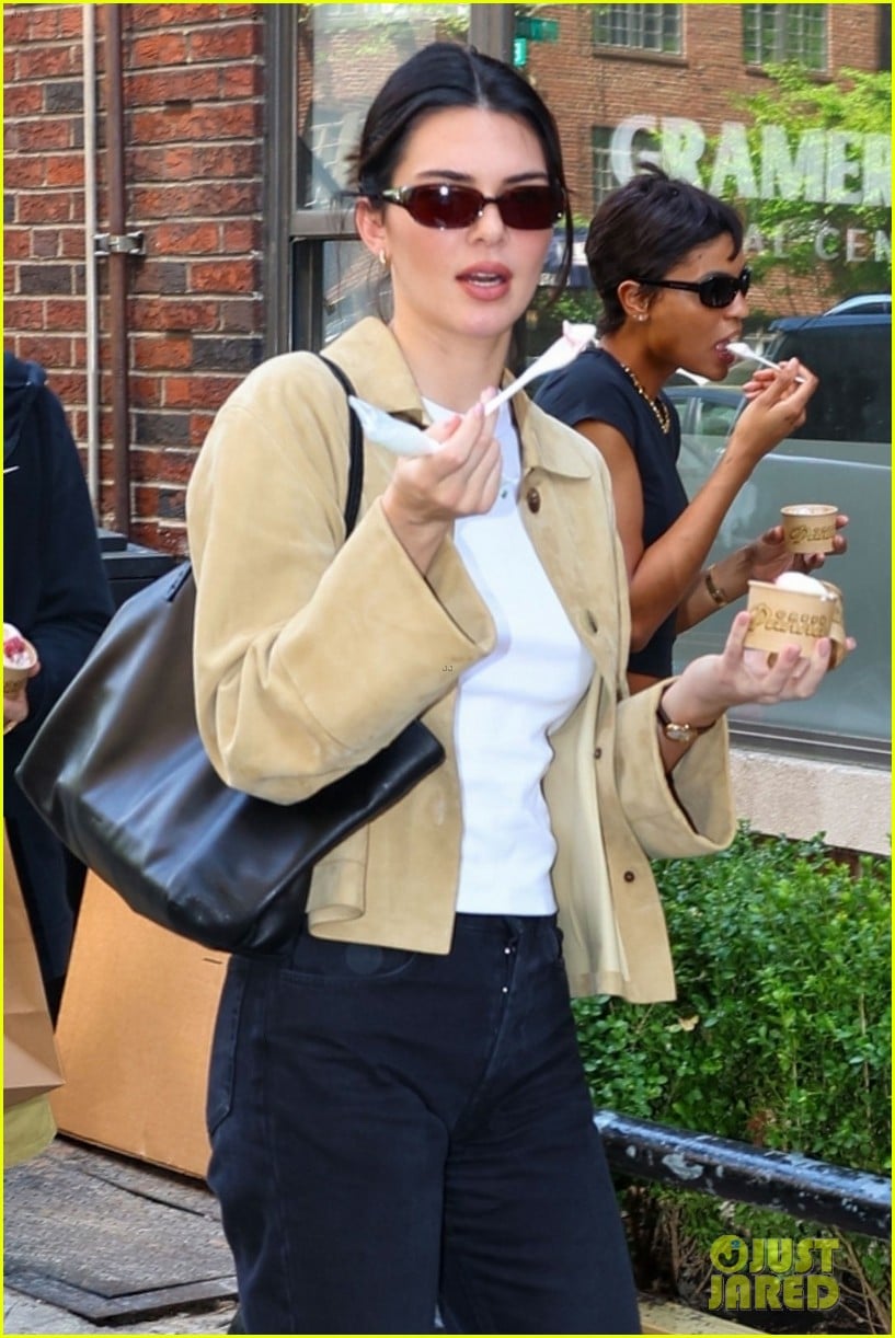 Kendall Jenner Grabs Ice Cream During Day Out in NYC with Friends ...